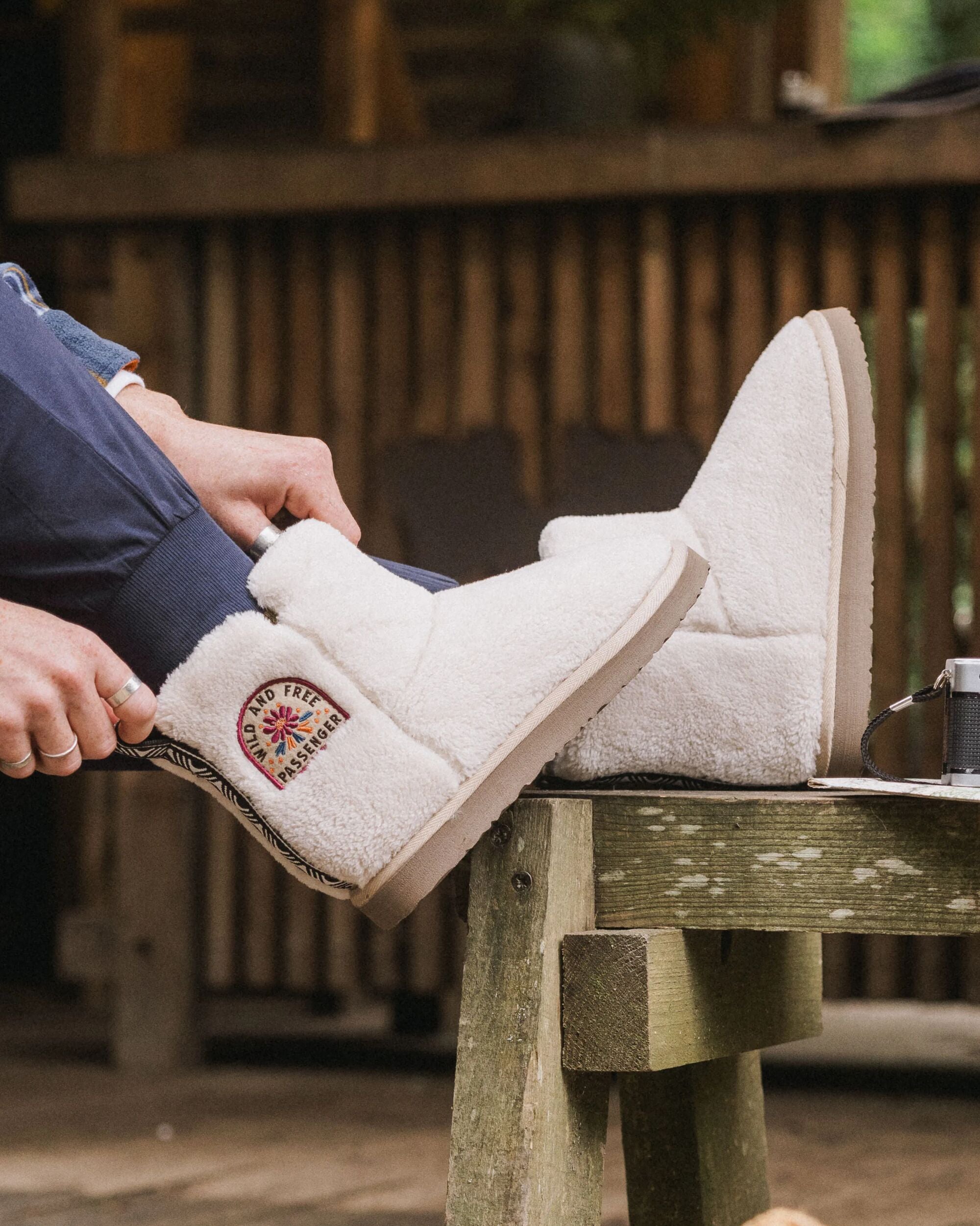 Hideaway Hut Sherpa Fleece Slipper Birch – Passenger